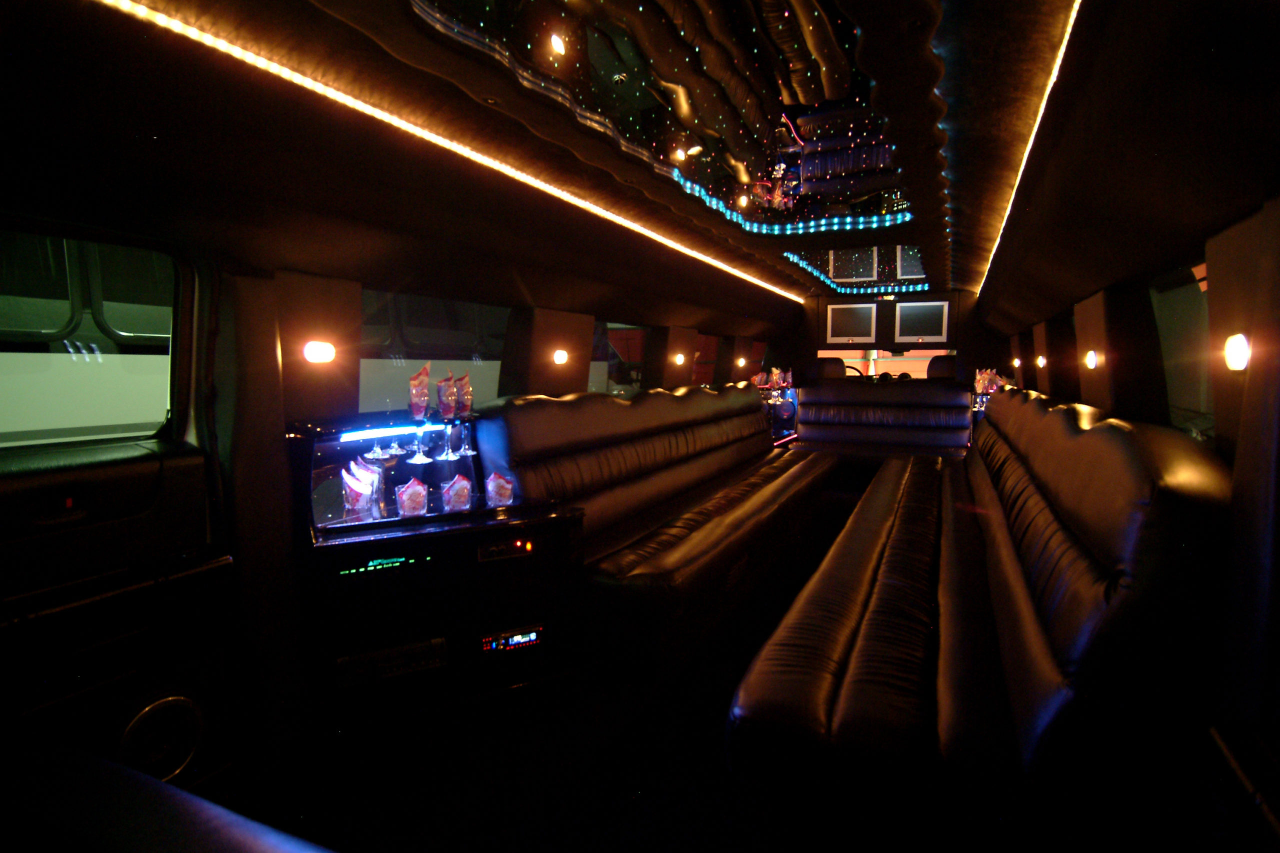 20 PASSENGER HUMMER - Galaxy Limousine